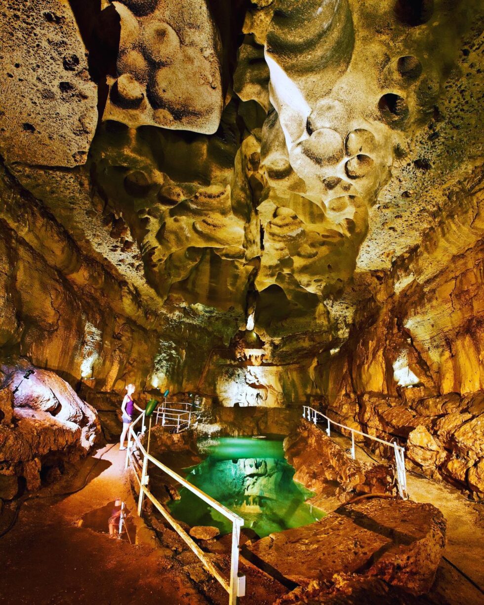 Tours - Cascade Caverns