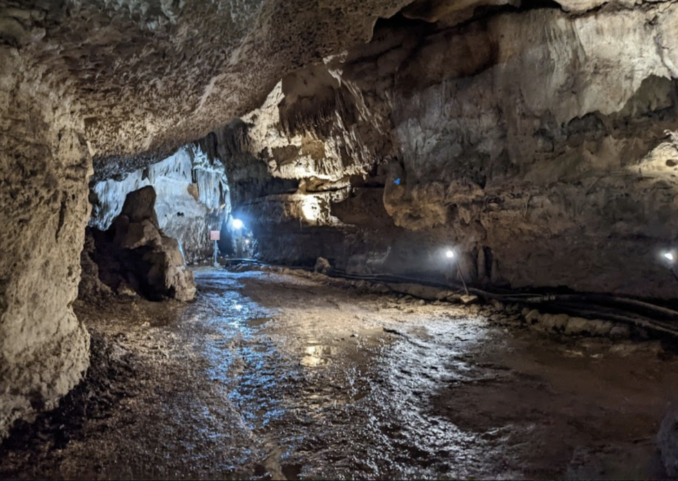 About us - Cascade Caverns
